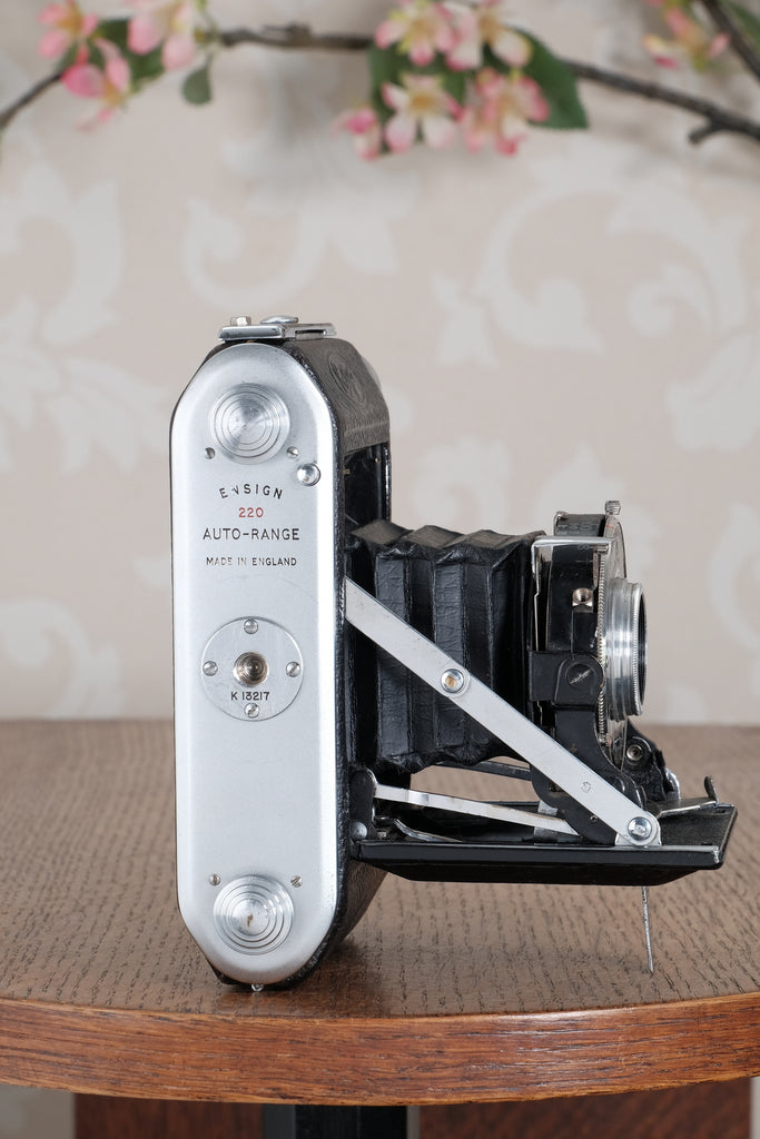 1939 Ensign 220, 6x6 / 6x4.5 Medium format Coupled Rangefinder Camera ...