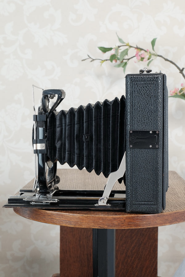 Near Mint! 1925 Camera with leather case & plate holders. Freshly serv ...