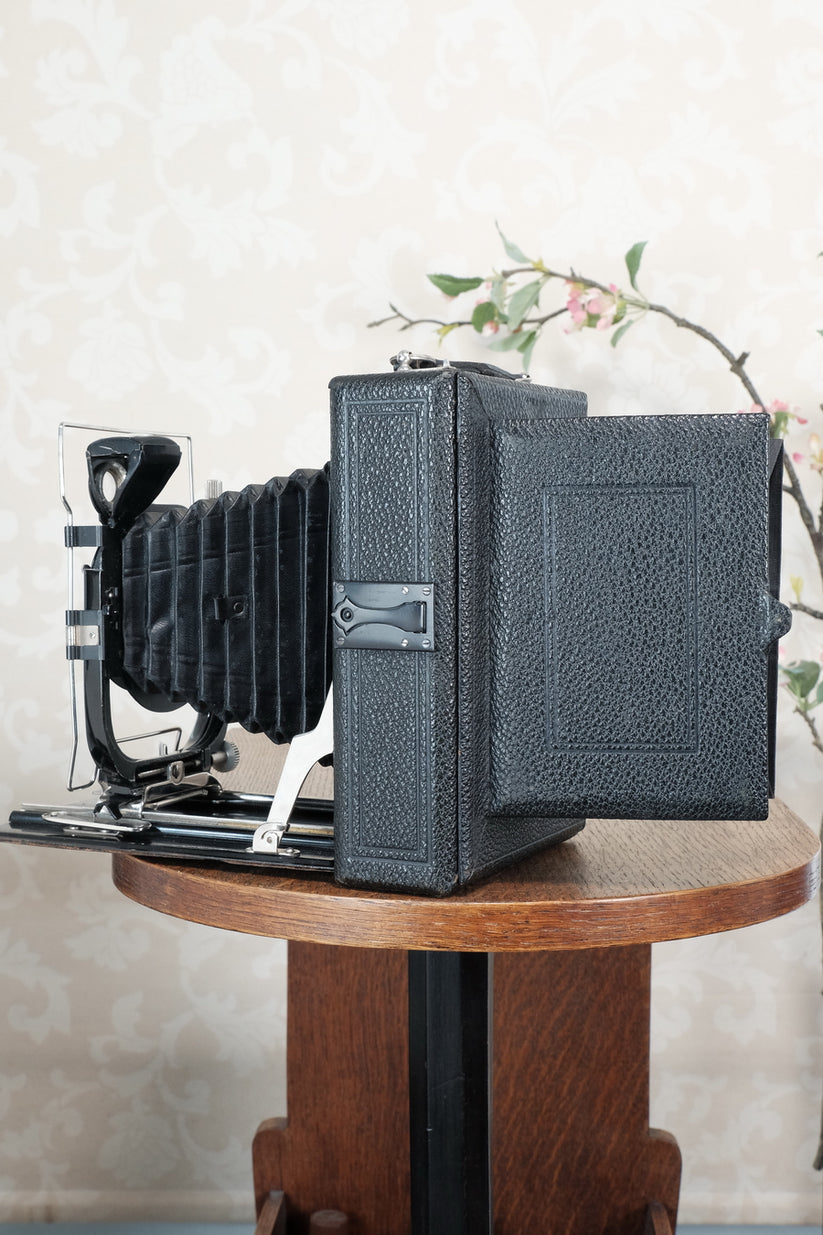 Near Mint! 1925 Camera with leather case & plate holders. Freshly serv ...